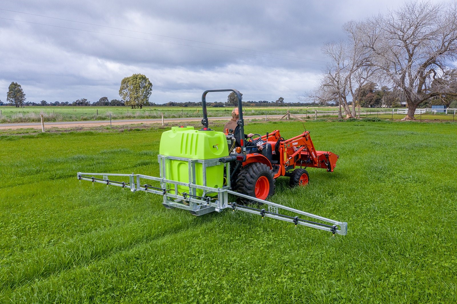 Manfaat Pentingnya Penggunaan Boom Sprayer